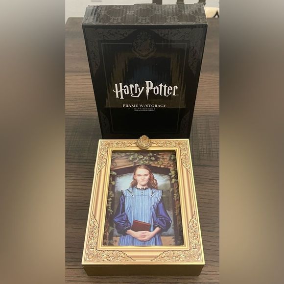 Loot Crate | Wall Decor | Loot Crate Harry Potter Ariana ...